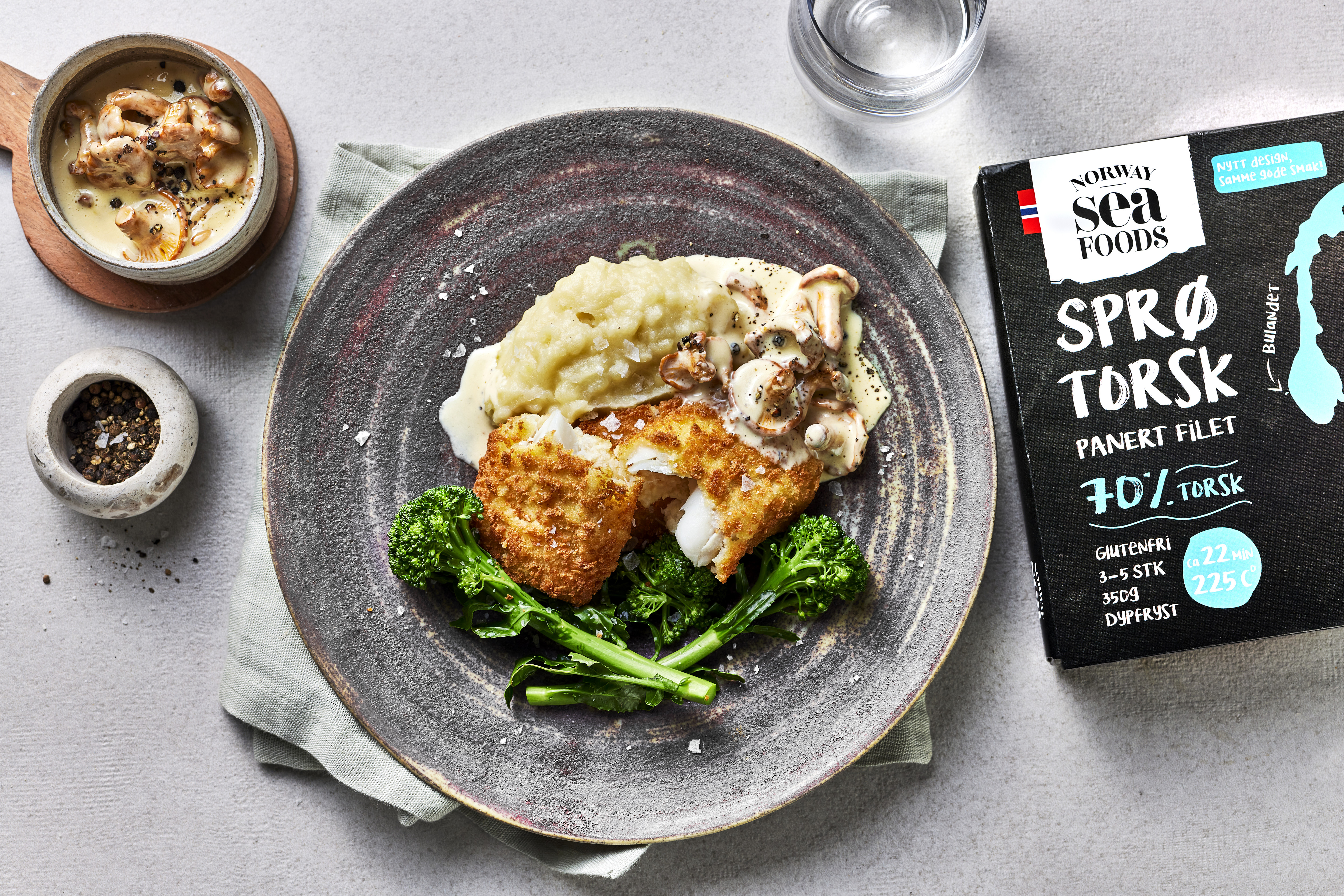 Panert torsk med hjemmelaget potetstappe og kantarellsaus